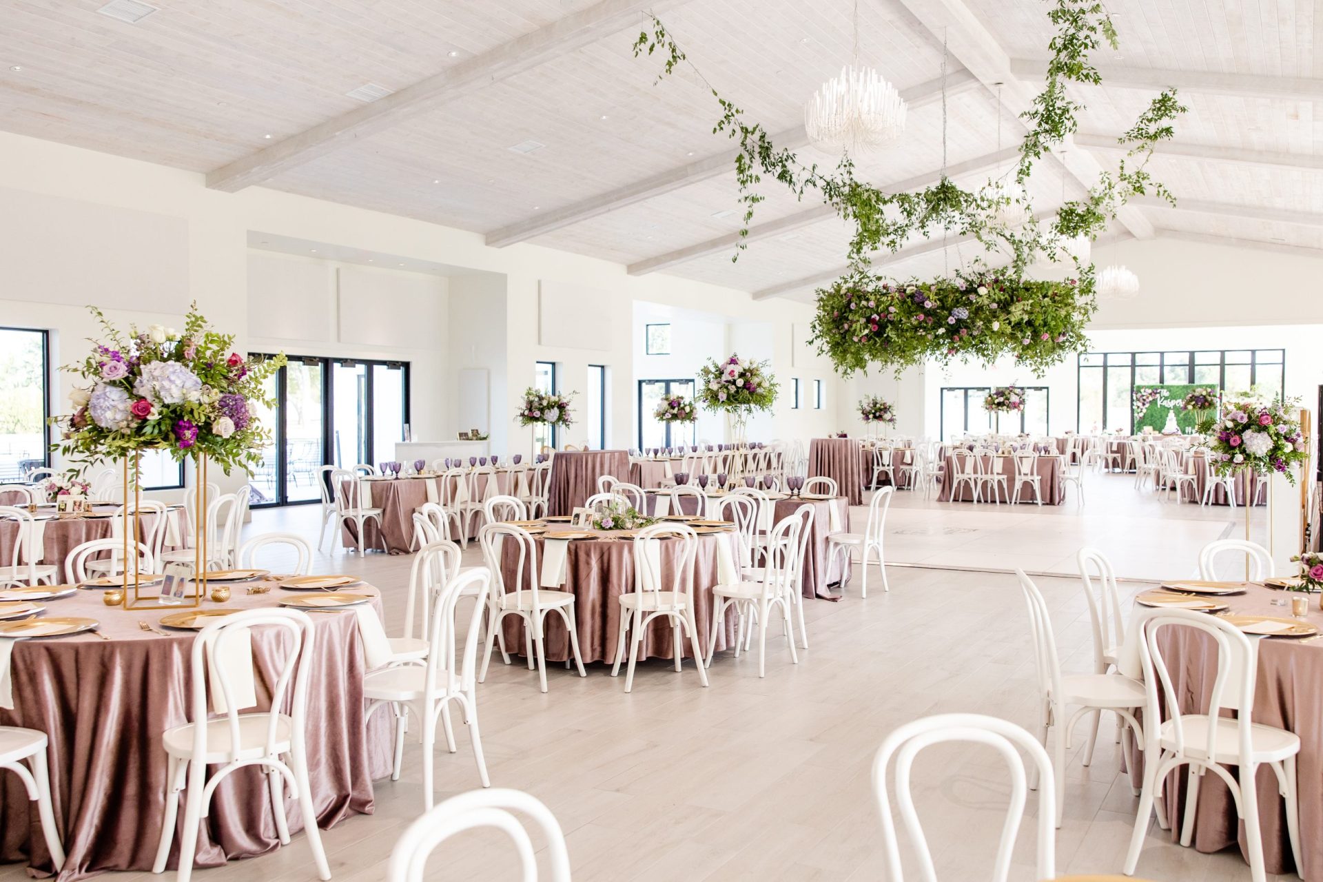 Timeless and Modern Wedding Venue | Aspen Ranch