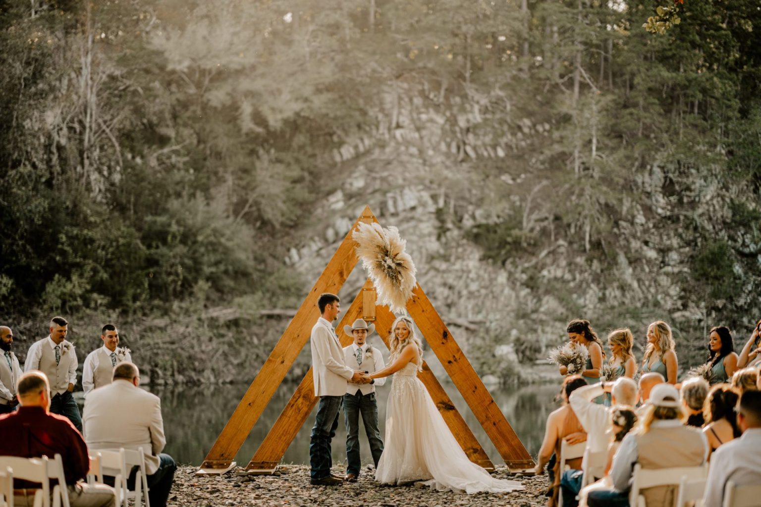7 Rustic Oklahoma Wedding Venues with Picturesque Settings